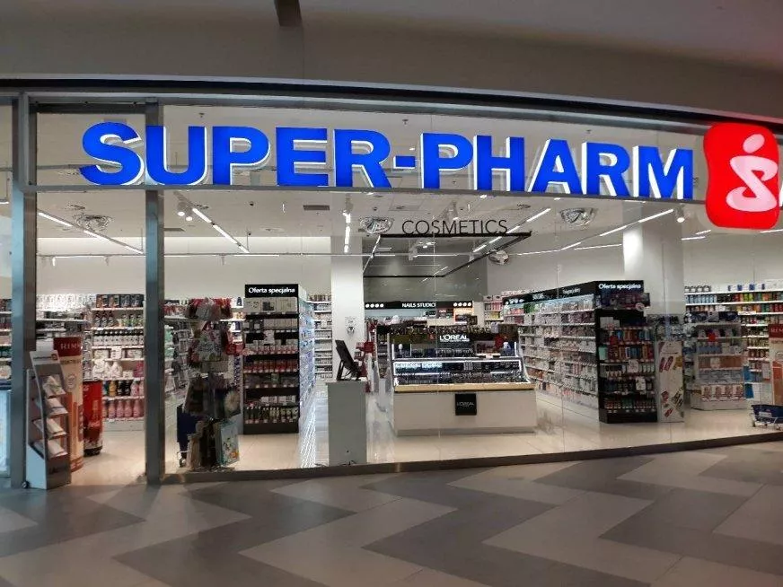 [DROGERIA ROKU 2019, FINALISTA] SUPER-PHARM, KRAKÓW, CH SERENADA
