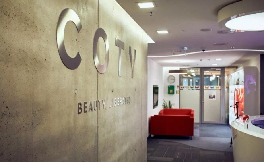 Coty sprzedaje większościowy pakiet akcji firmy Wella