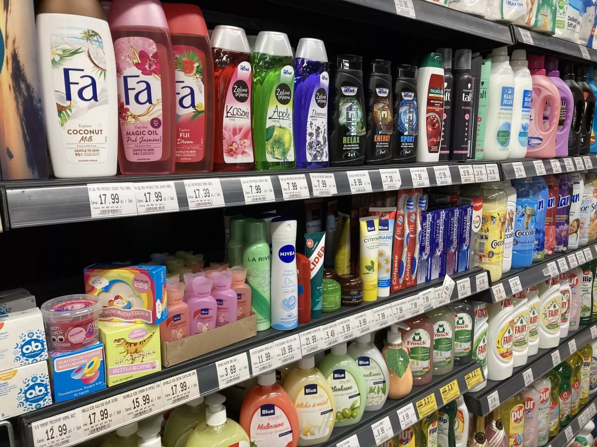 Fast-beauty vs. slow-skincare: Wzrost świadomej konsumpcji w branży beauty